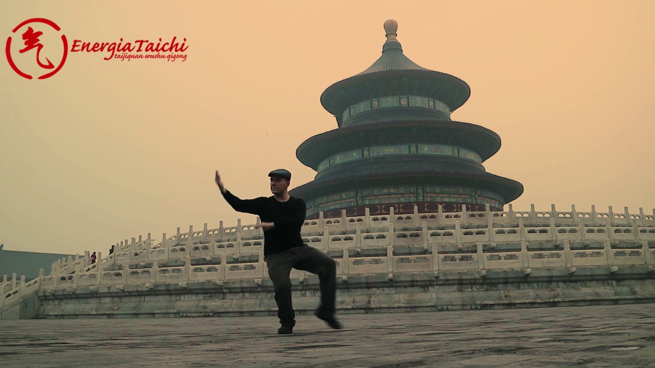 Taichi in the Temple of Heaven - Beijing - YouTube