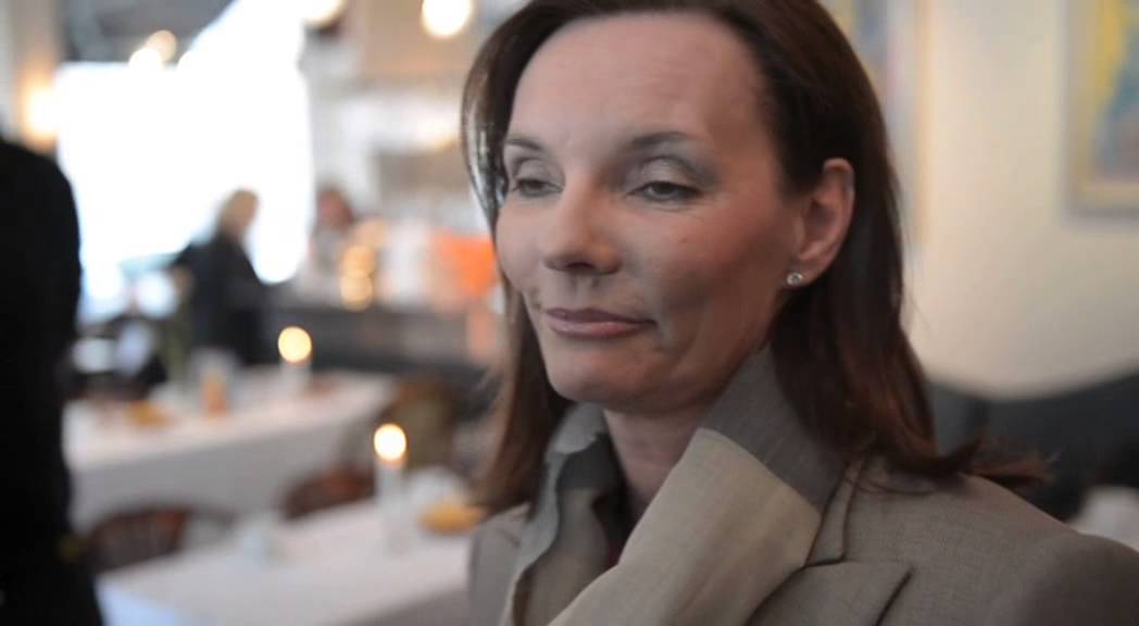 Janni Spies holder pressemøde efter retssag - YouTube