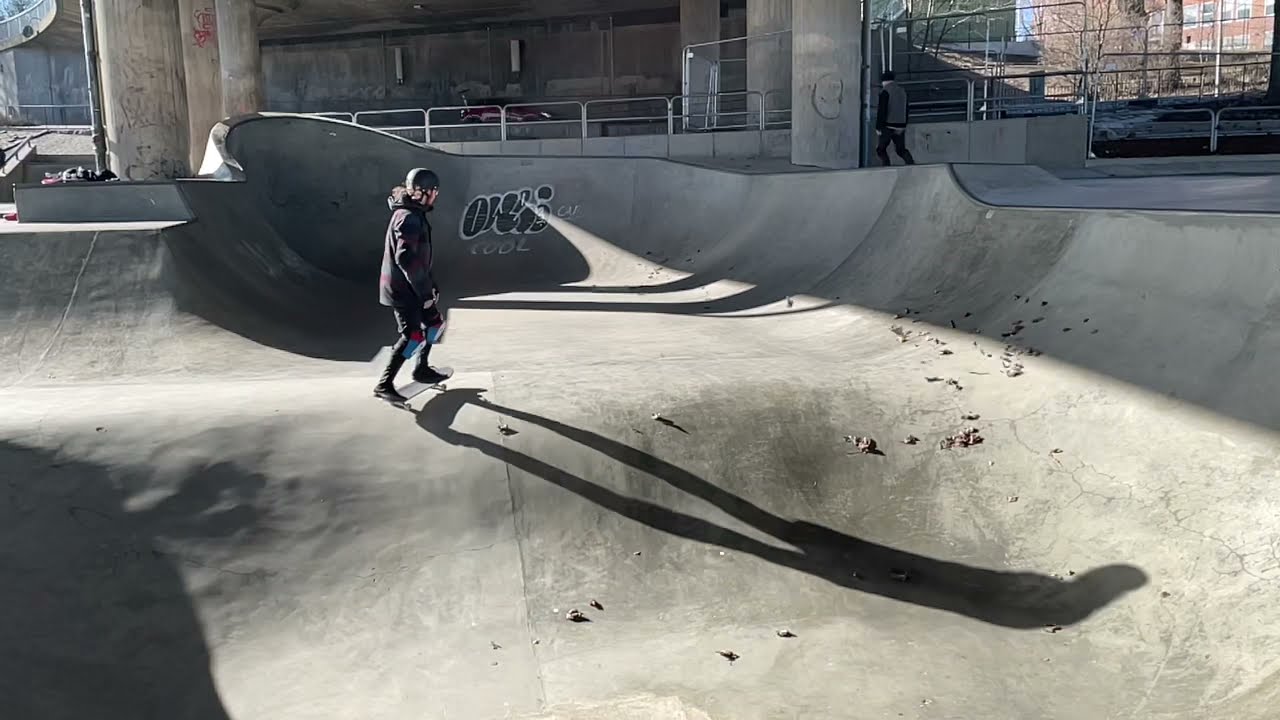 Learning how to Drop In - Trying to bend my legs, but end up bending my ...