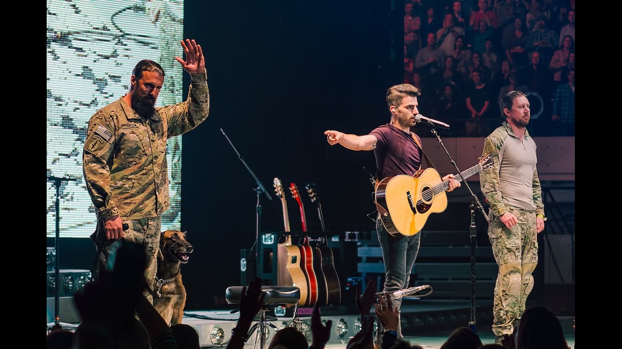 Mitch Rossell Honors Veteran's in Richmond, VA "Garth Brooks World Tour ...