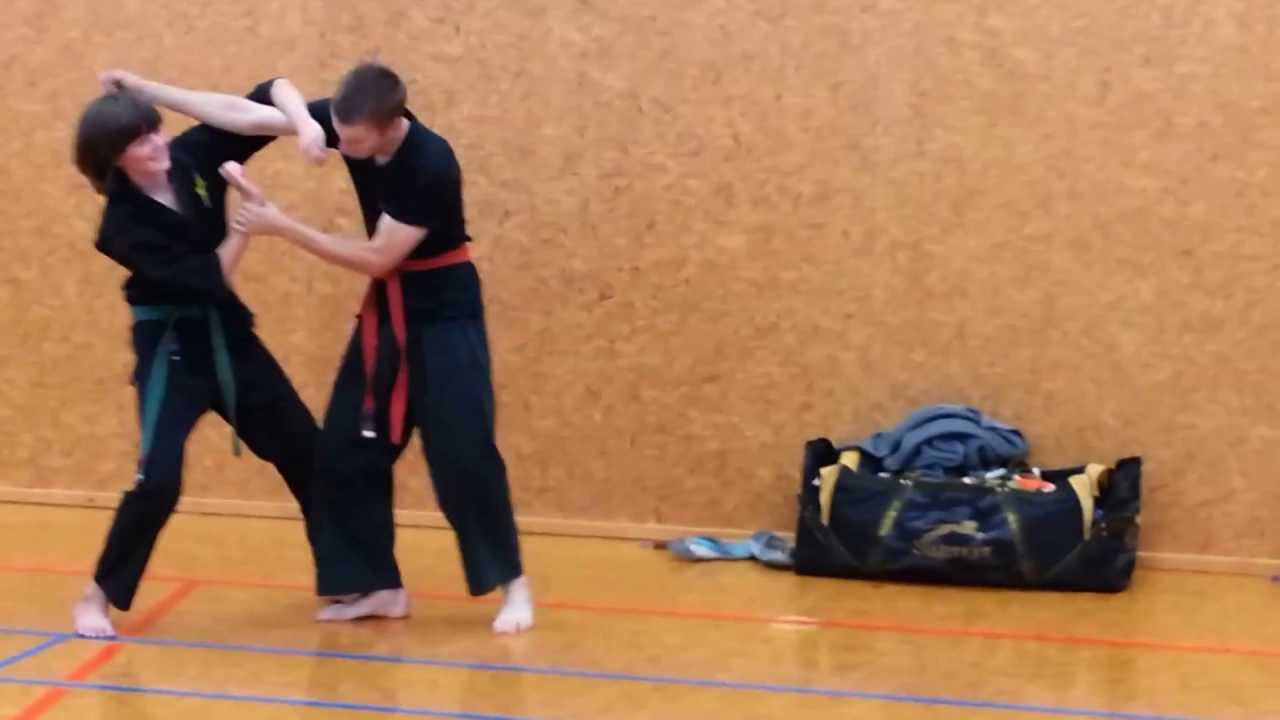 Kids wing chun sparring - YouTube