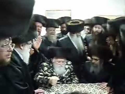 Satmar Grand Rabbi With Grand Rabbi from Viznitz - YouTube