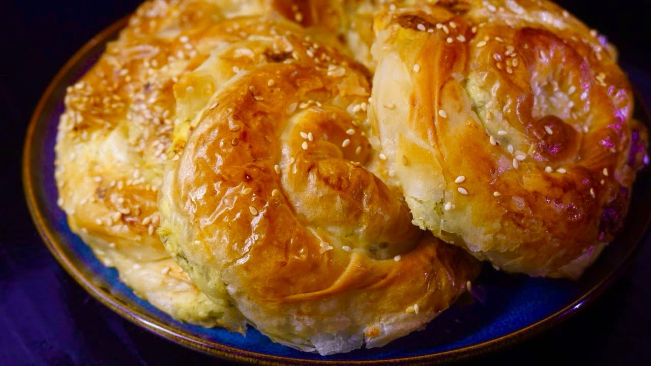 Placinte cu branza la cuptor - Invartite moldovenesti - Aluat fără ...