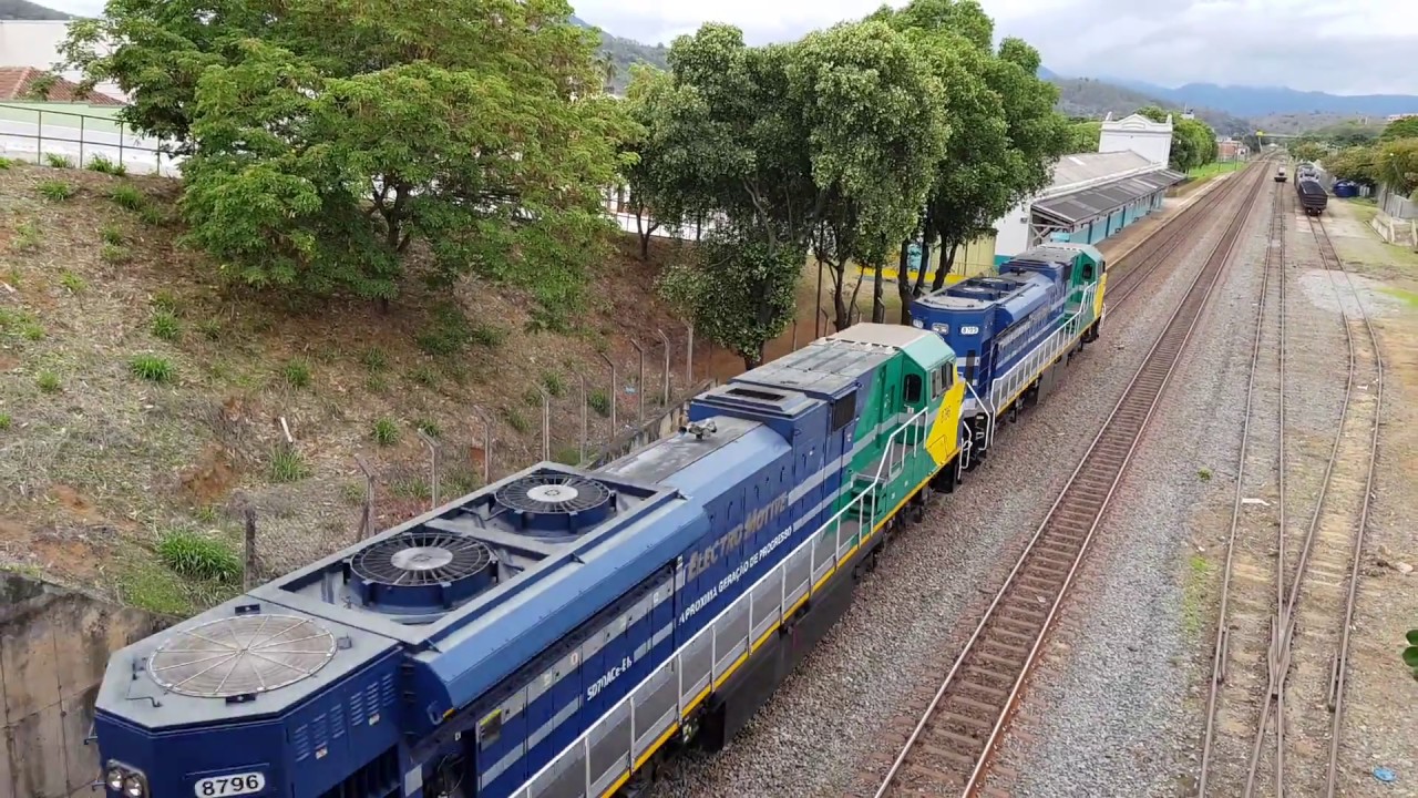 LOCOMOTIVAS SD70ACE-BB PASSANDO NA ESTAÇÃO DE AIMORÉS - YouTube