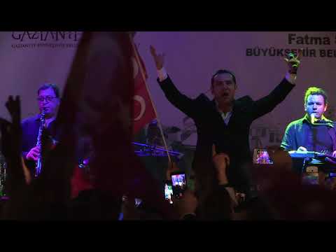 FERHAT GÖÇER-DÜNYADA BİR DAHA GELSEM LİVE PERFORMANCE (hd ses ve mükemmel görüntü)