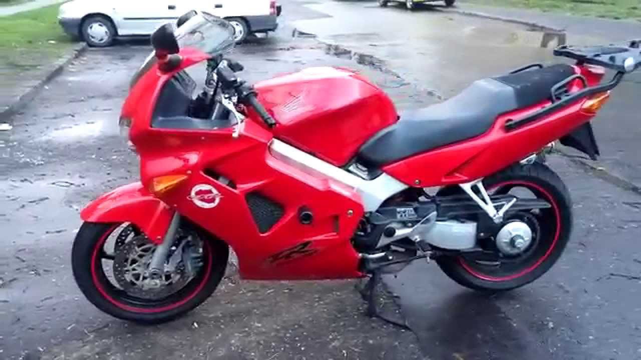 Honda VFR 800, rc46, Scorpion titanium. - YouTube