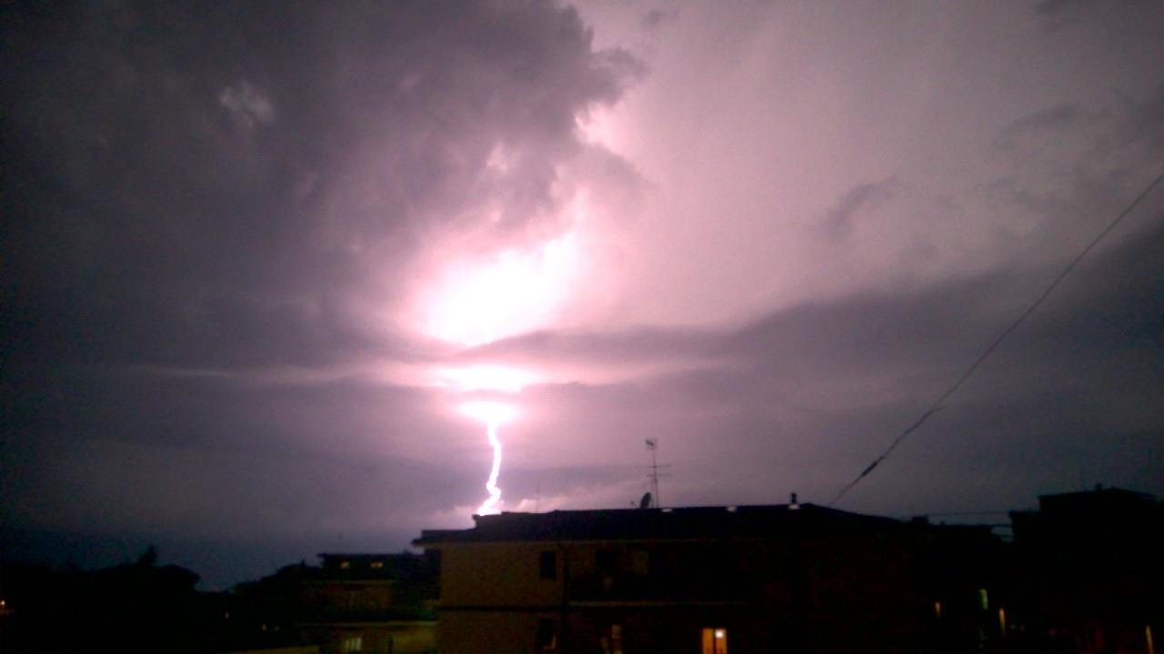 Temporale su Roma - Thunderbolt on Rome - YouTube