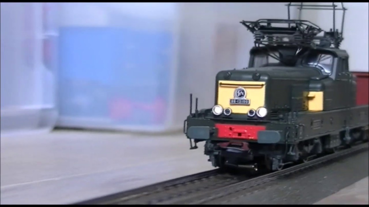 BB 12000 SNCF ( MARKLIN) - YouTube