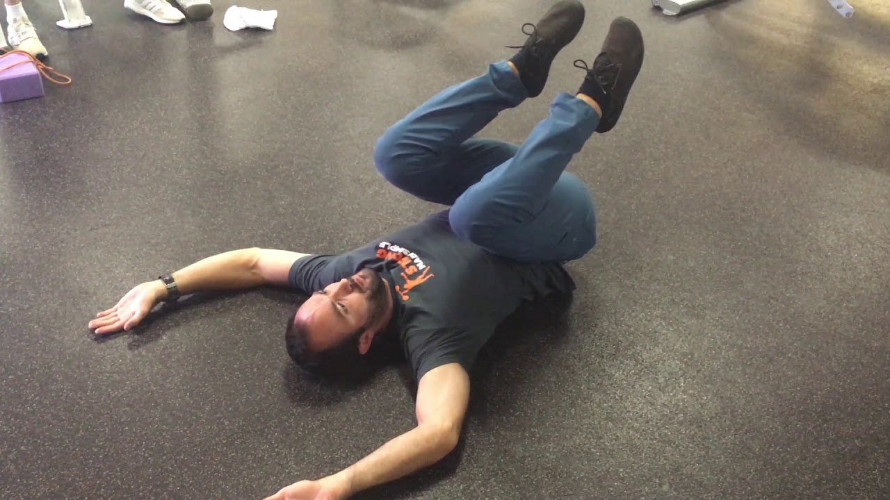 Supine Knee Tuck - YouTube