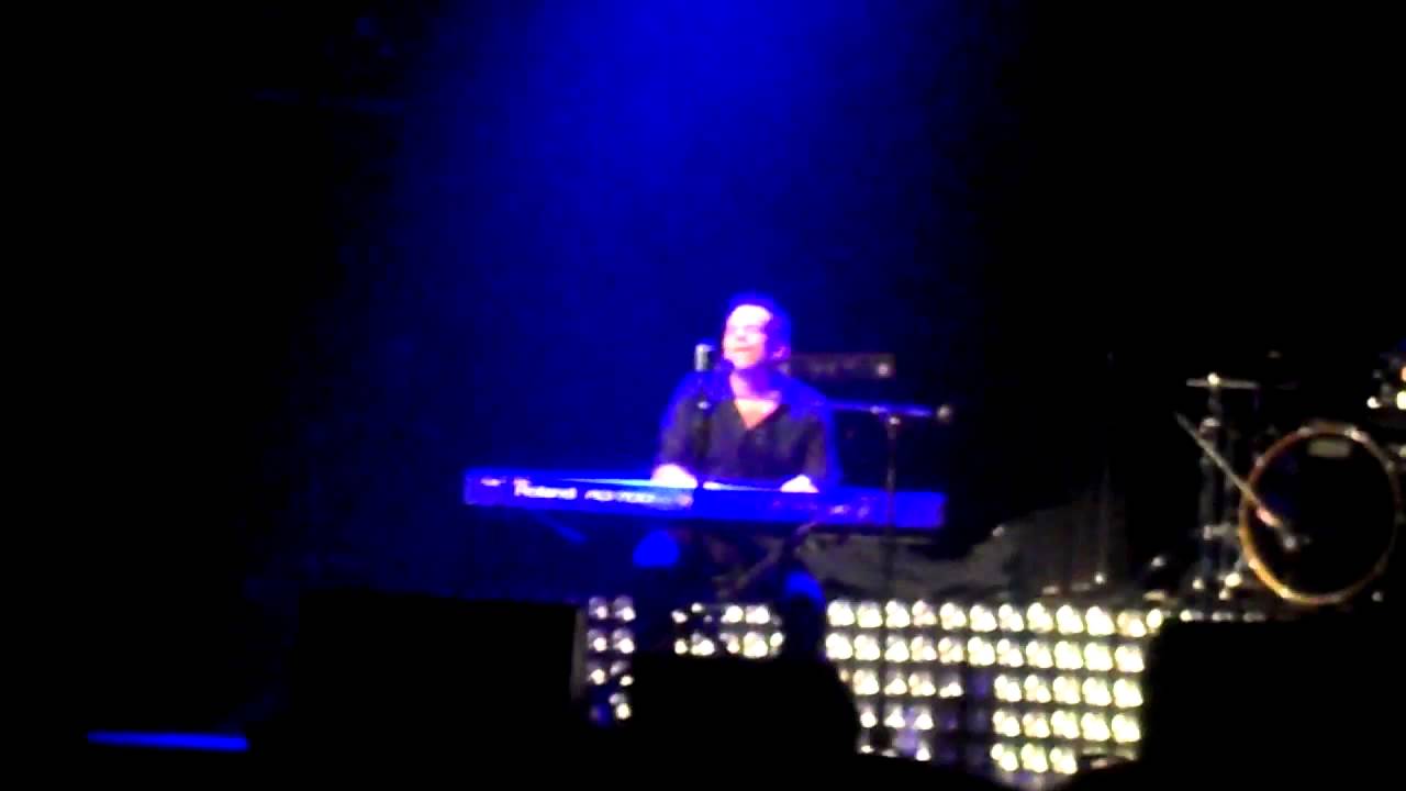 Garou // Show must go on / L'aveu (05/02/13) - YouTube