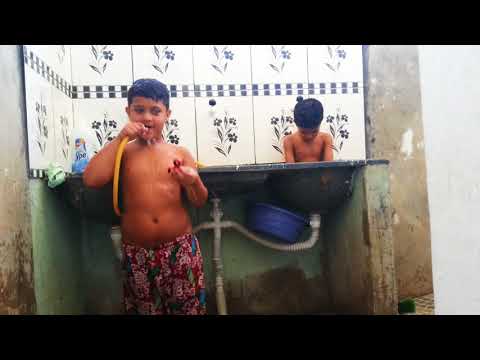 《Eu tomando banho ♡ cm meu irmão