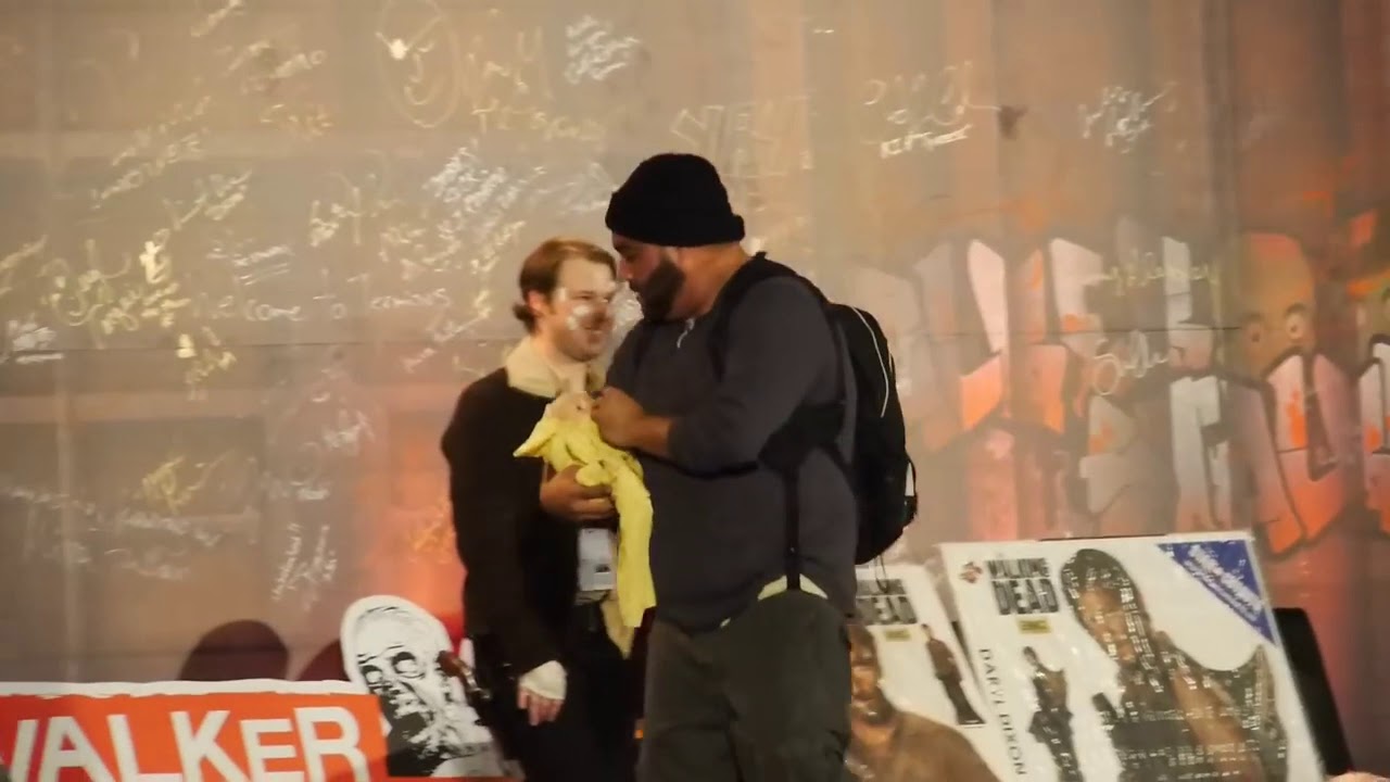 Walker Stalker Con 2015 Orlando Costume Contest the Walking Dead YiFlix ...