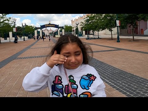 MILA WEINT IM DISNEYLAND 😭 | Nader Louisa