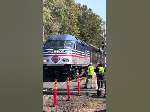 VRE V67 at Clifton VA - YouTube