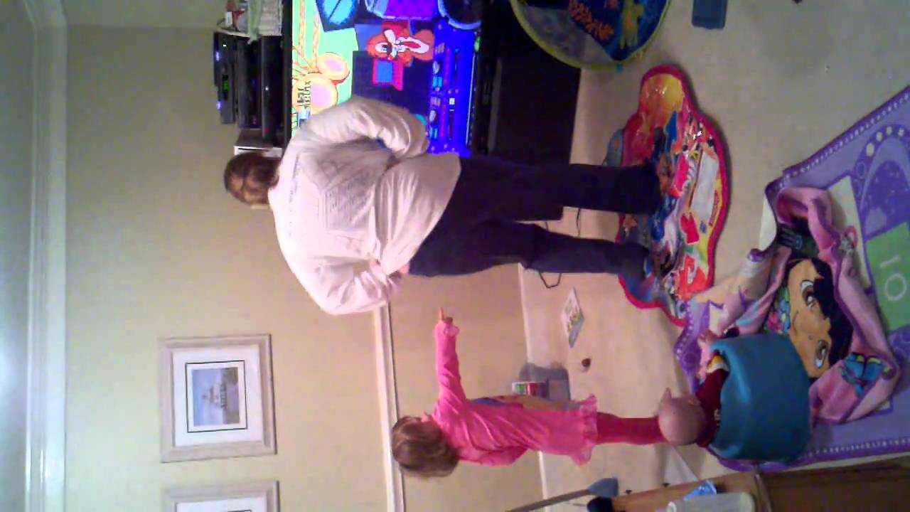 Kerry tries dance dance rev. - YouTube