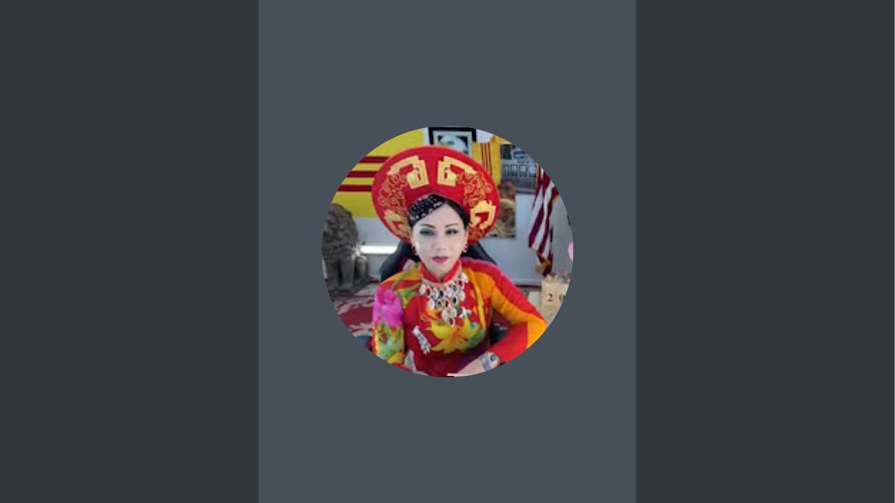 Lisa Pham Vấn Đáp official - YouTube