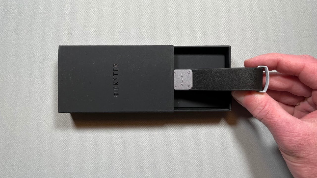 Ekster Key Case: Overview and Assembly - YouTube