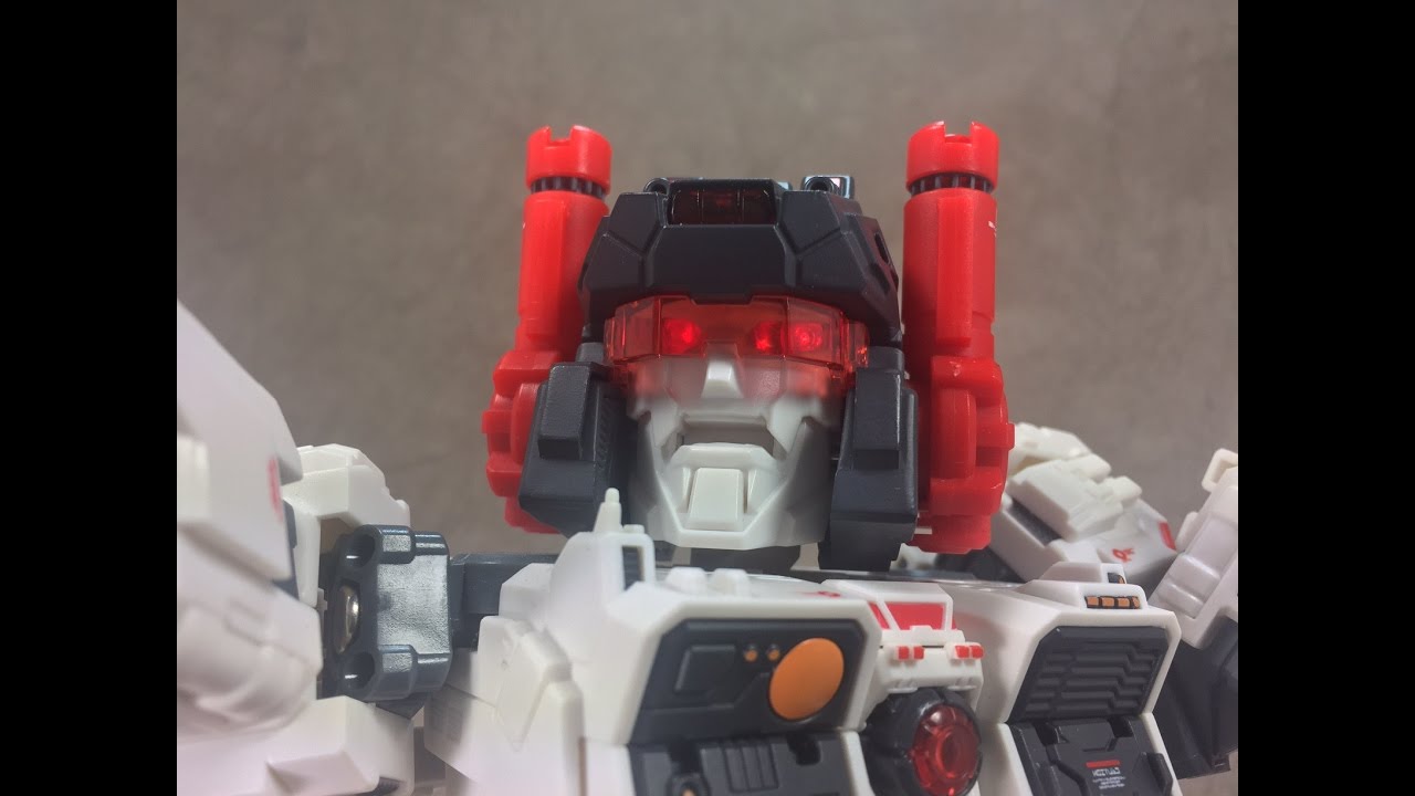 Master Made Titan Transformers 3rd Party Metroplex - YouTube
