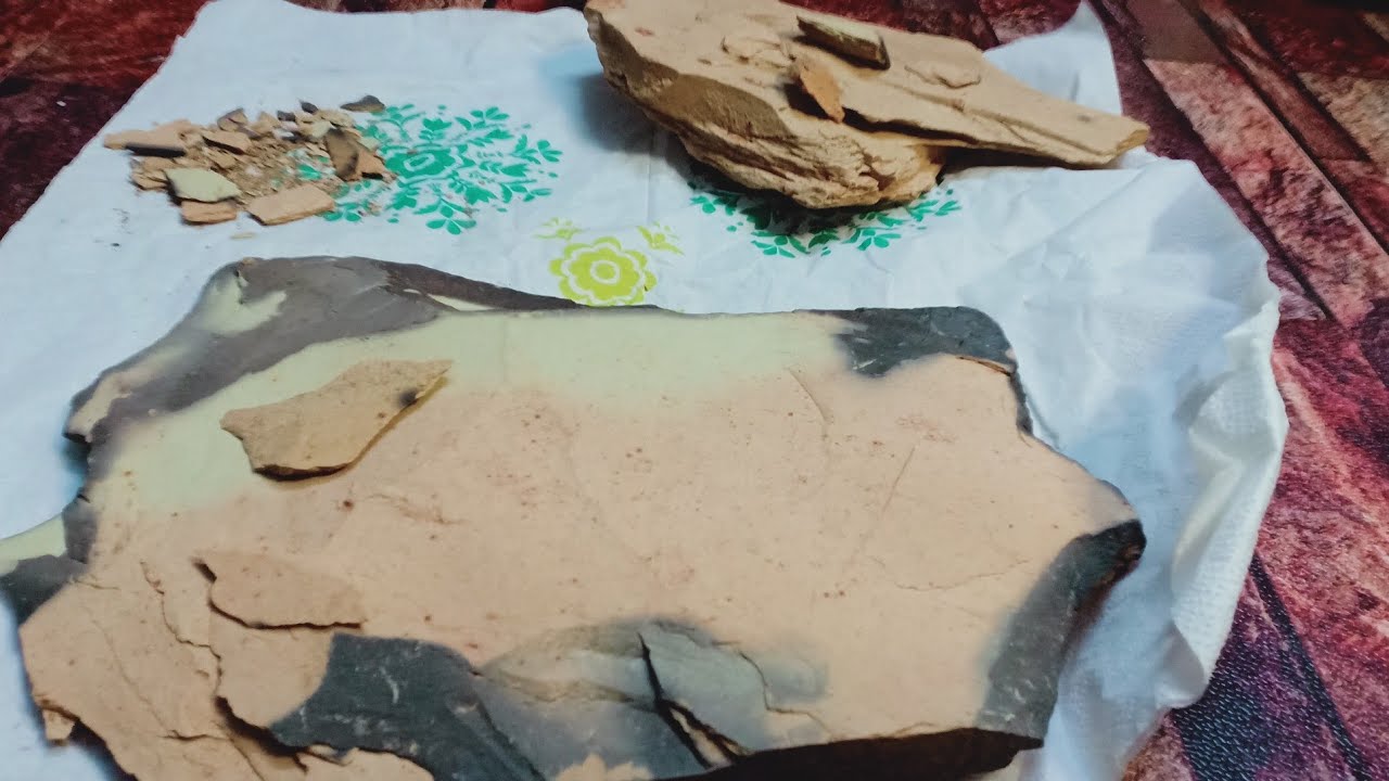 Biggest piece of multani mitti eating crunchy and very very earthy best ...
