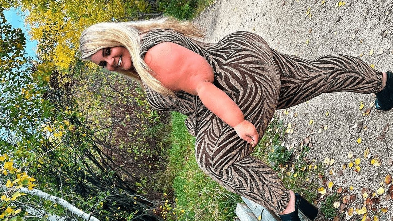 How To Stylishly Hide Specific Body Parts With Coca Carly Xoxo😍 Youtube