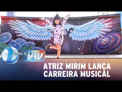 Atriz mirim lança carreira musical