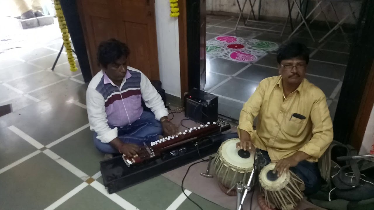 Raag Shankara dhun playing banjo - YouTube