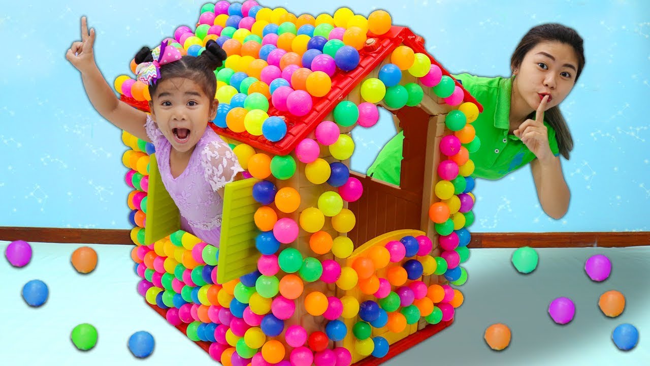 Suri Playing with Colored Balls Playhouse Toy - YouTube