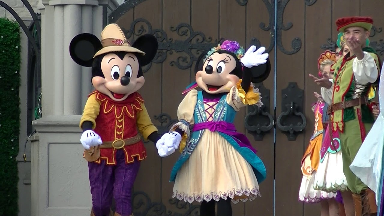 Mickey's Royal Friendship Faire Non Holiday Finale Sing Along Goofy's ...