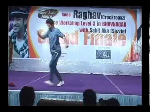 004-Raghav Cockroach Slow Motion Performance HD- Ishq Wala Love Solo ...