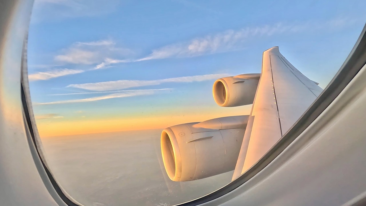 UltraHD Boeing 747-8 sunrise and landing into Frankfurt - YouTube
