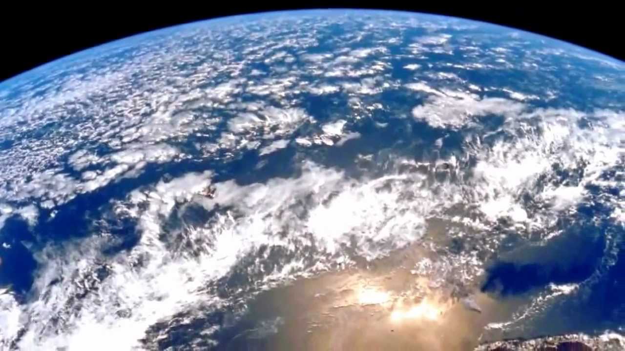 Kosmiczna podróż z teleskopem Hubble'a.mp4 - YouTube