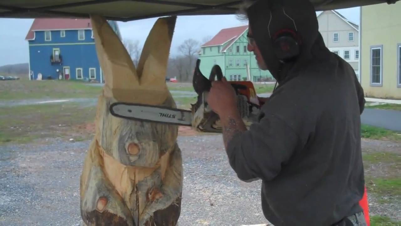 Easter Bunny Chainsaw Carving - YouTube