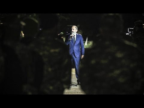 Ermenistan'da halk Dağlık Karabağ anlaşmasının ardından parlamentoyu bastı