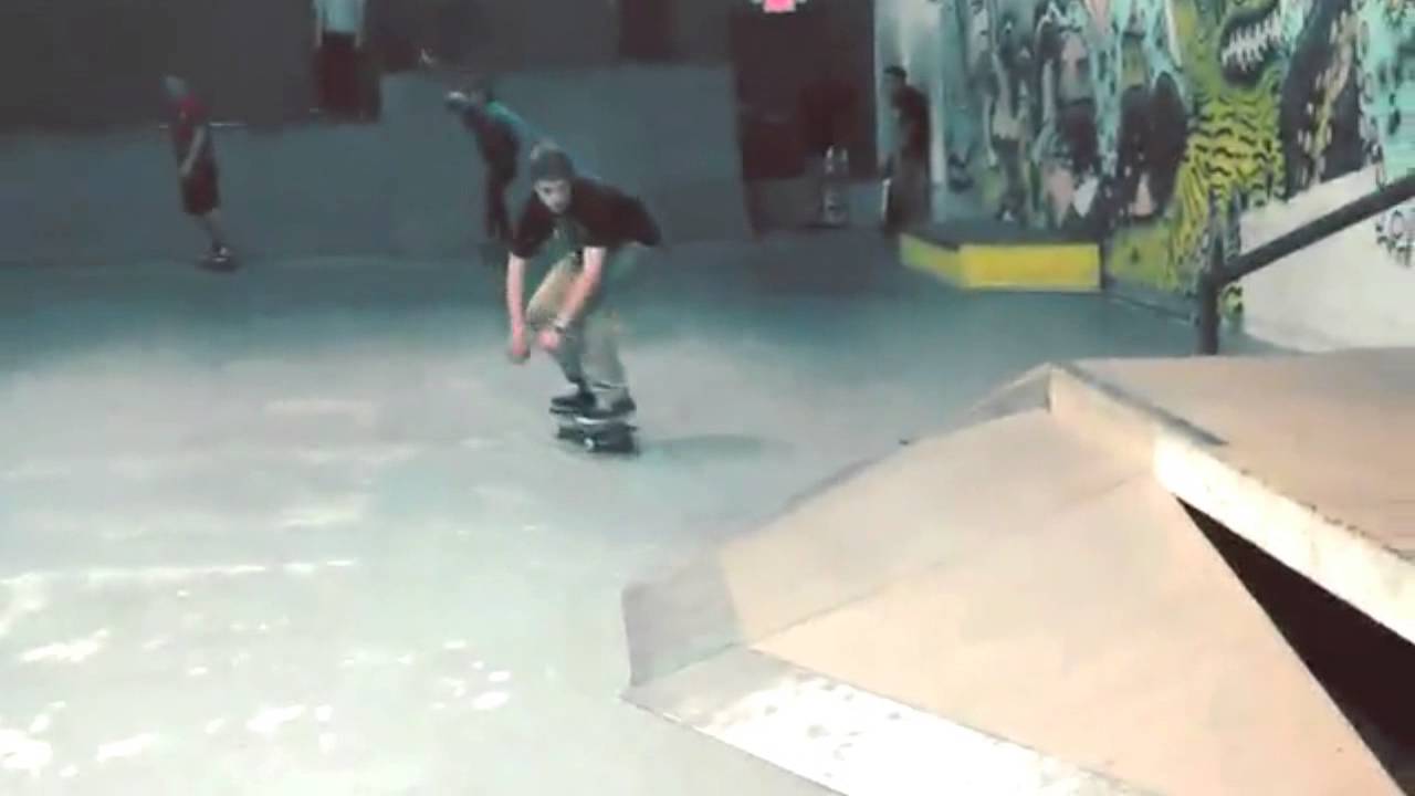 MELO SKATEBOARDING WELCOMES CHRIS BELL & ALEX MULLIS - YouTube