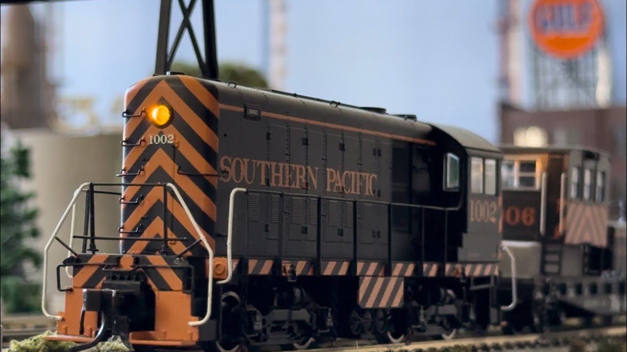Freight Trains & Switcher - Roll By, Roll Off & Roll Thru - CNW ...