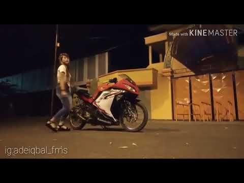 Cewek semok moltok joget bikin menggoda