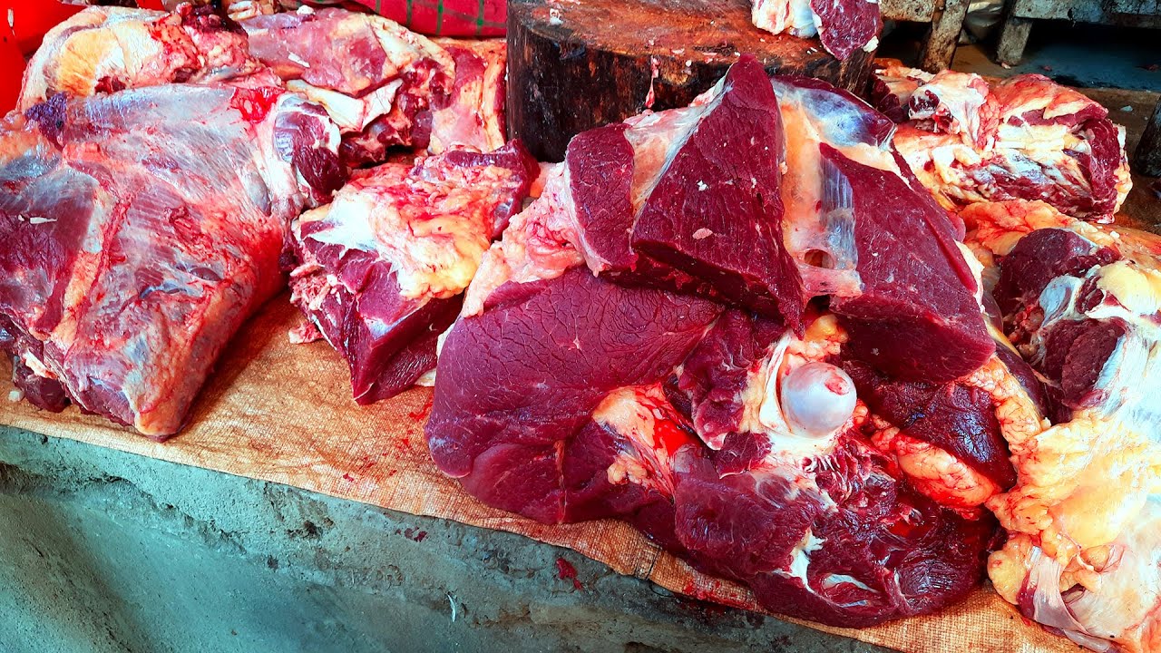 Beef Cutting Skills Of A Butcher In Cow Meat Market | How Fastest ...