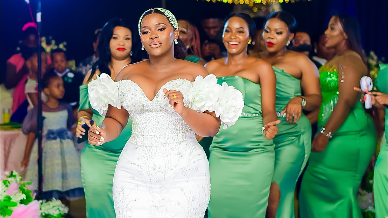 Then came the bride with her squad, walikuwa wa moto sana🔥#Fredy💍 ...