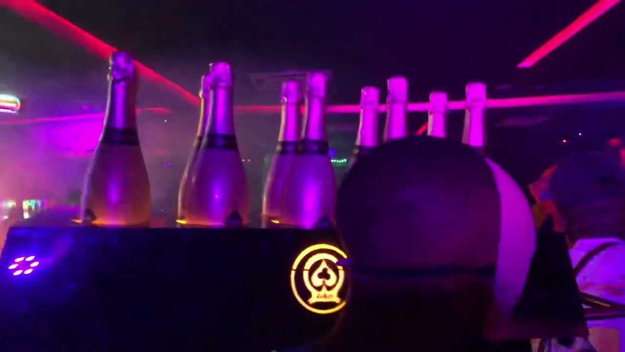 Wednesday Bunnies Night Turn up @ club joker Benin city - YouTube