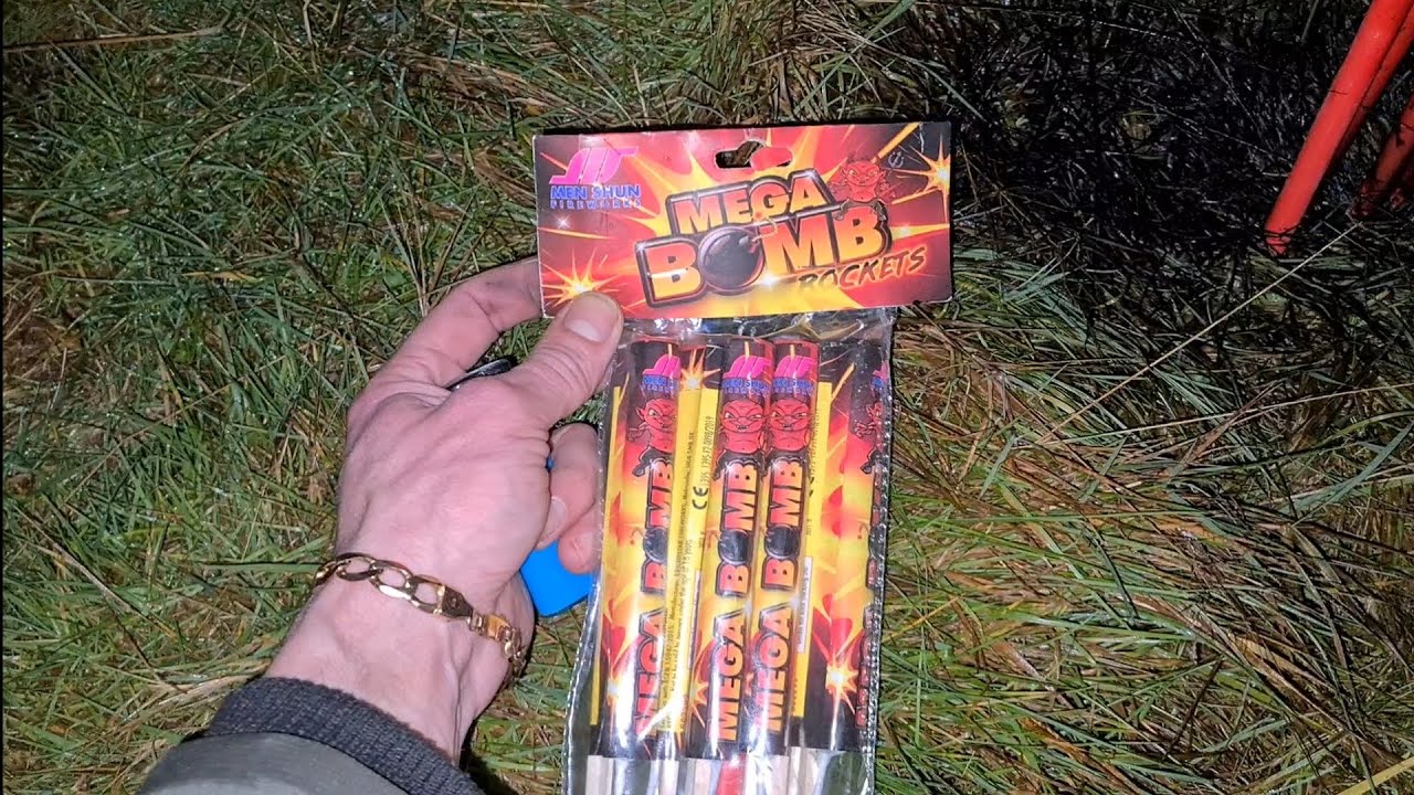 Mega Bomb Rockets By Men Shun Fireworks (Demo) - YouTube