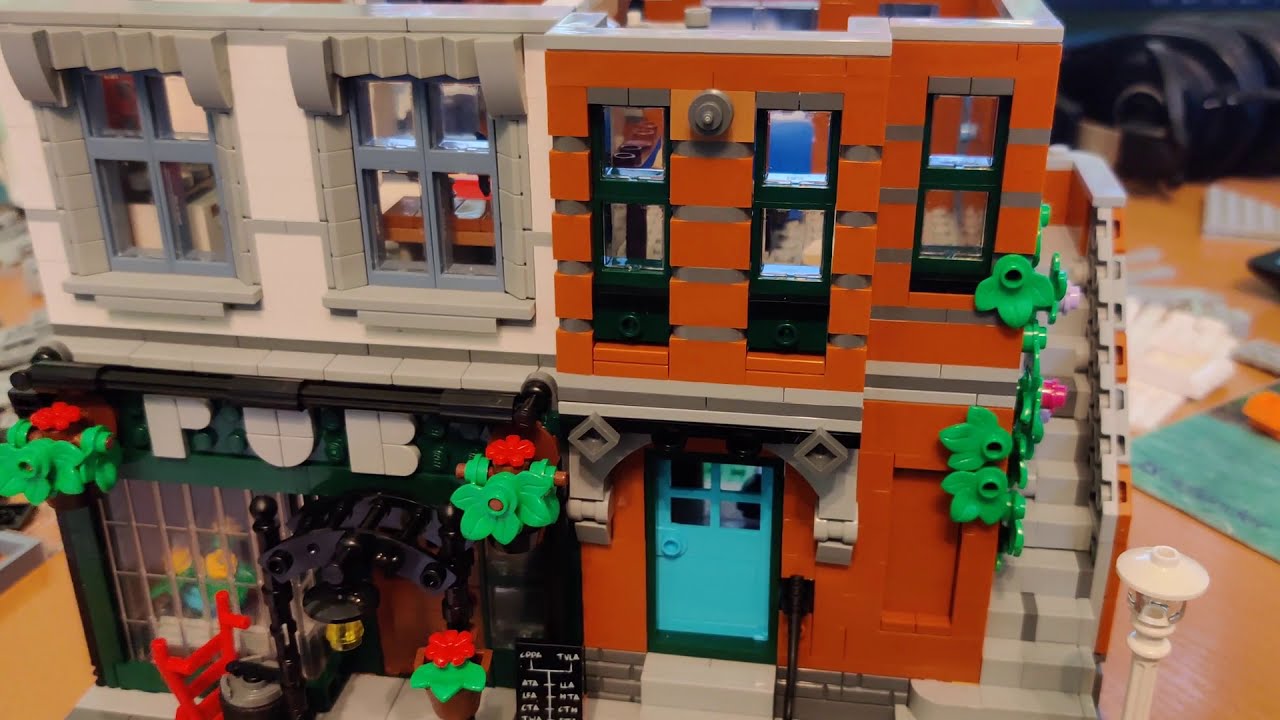 Custom Lego Reviews #2 - Modular Pub - YouTube