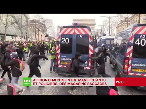Blacks blocs et gilet jaune contre la police à Paris Acte 18