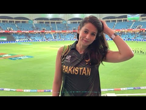 Beautiful Famous Pakistani Rizla Rehan Watching PSL 4 in Dubai. Special ...