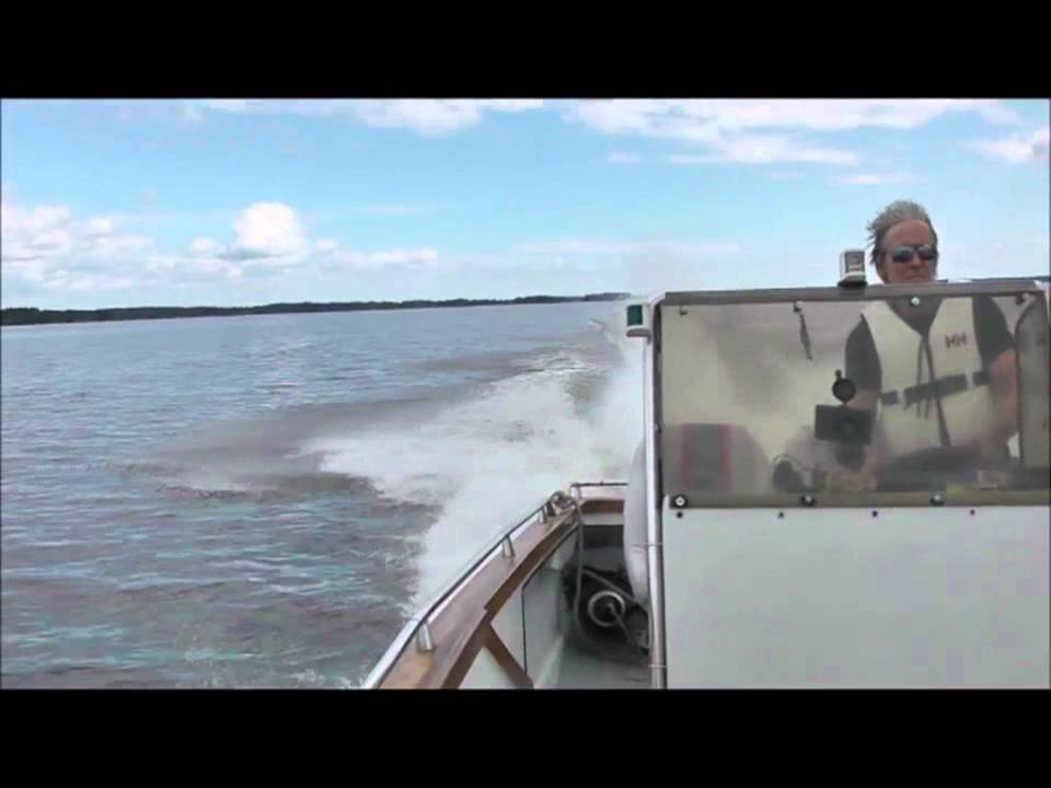 Stars and Stripes Rockboat Flipper 640 Fisherman V8 doing about 48 ...