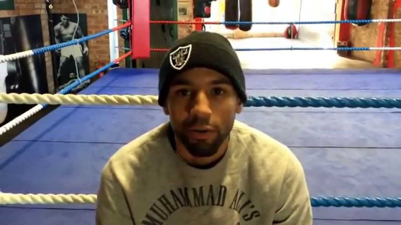 Swindon welterweight boxer Garvey Kelly - YouTube