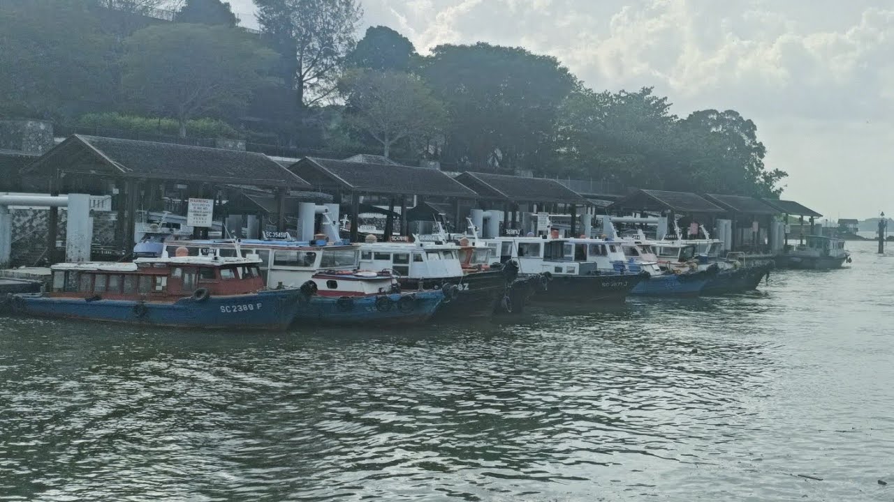 Bonding with Friends in Changi Village beach l Gumala Lang Ng Gumala ...