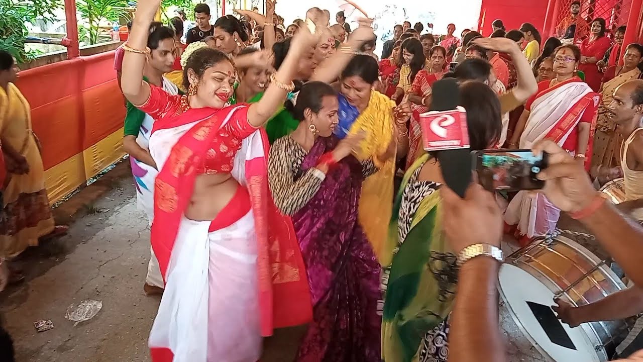 এমন হিজড়াদের নাচ কারে কয় || Hijra Dance || किन्नर नृत्य || - YouTube