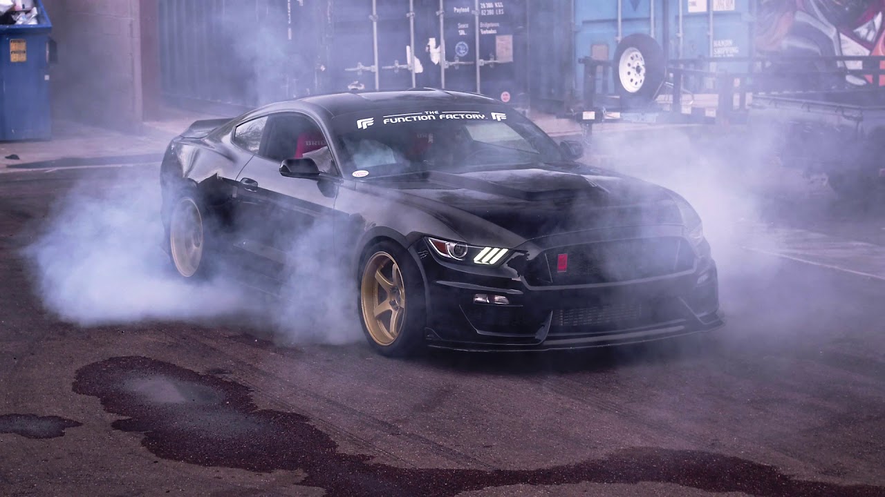Ford Ecoboost Mustang Burnout - YouTube