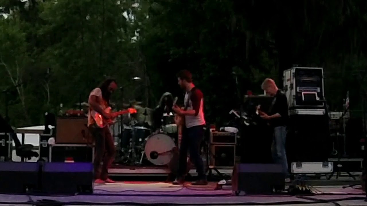 Phil Lesh & T.T.F.B. -- unbroken chain -- April-20-2018 - YouTube