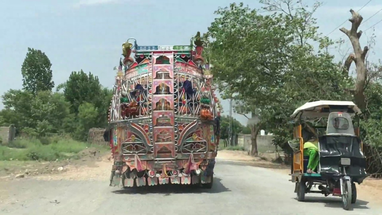 Pakistan Decorated Colourful bus - YouTube